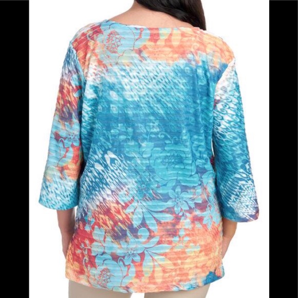 Onque Woman | Tops | Womens Plus Size Floral Textured Knit Top | Poshmark